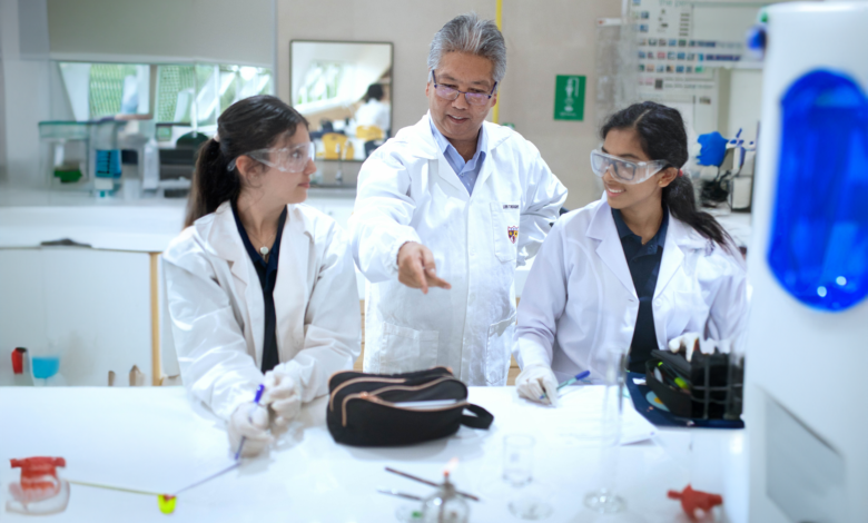 Colegio Peruano Británico celebra 60 años en el país liderando un ...